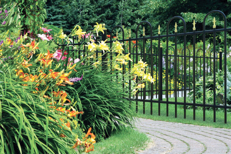 Quality CourtYard Aluminum Fence | DSI
