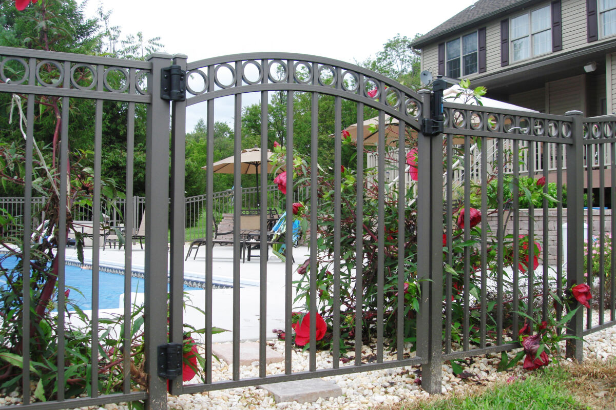 CourtYard Aluminum Flat Top Fencing | Digger Specialties