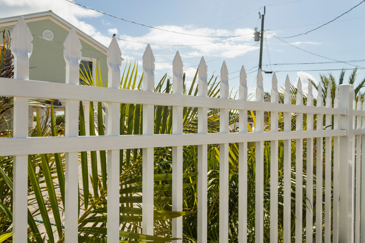 Courtyard Aluminum Spear Top Fencing | Digger Specialties Inc.