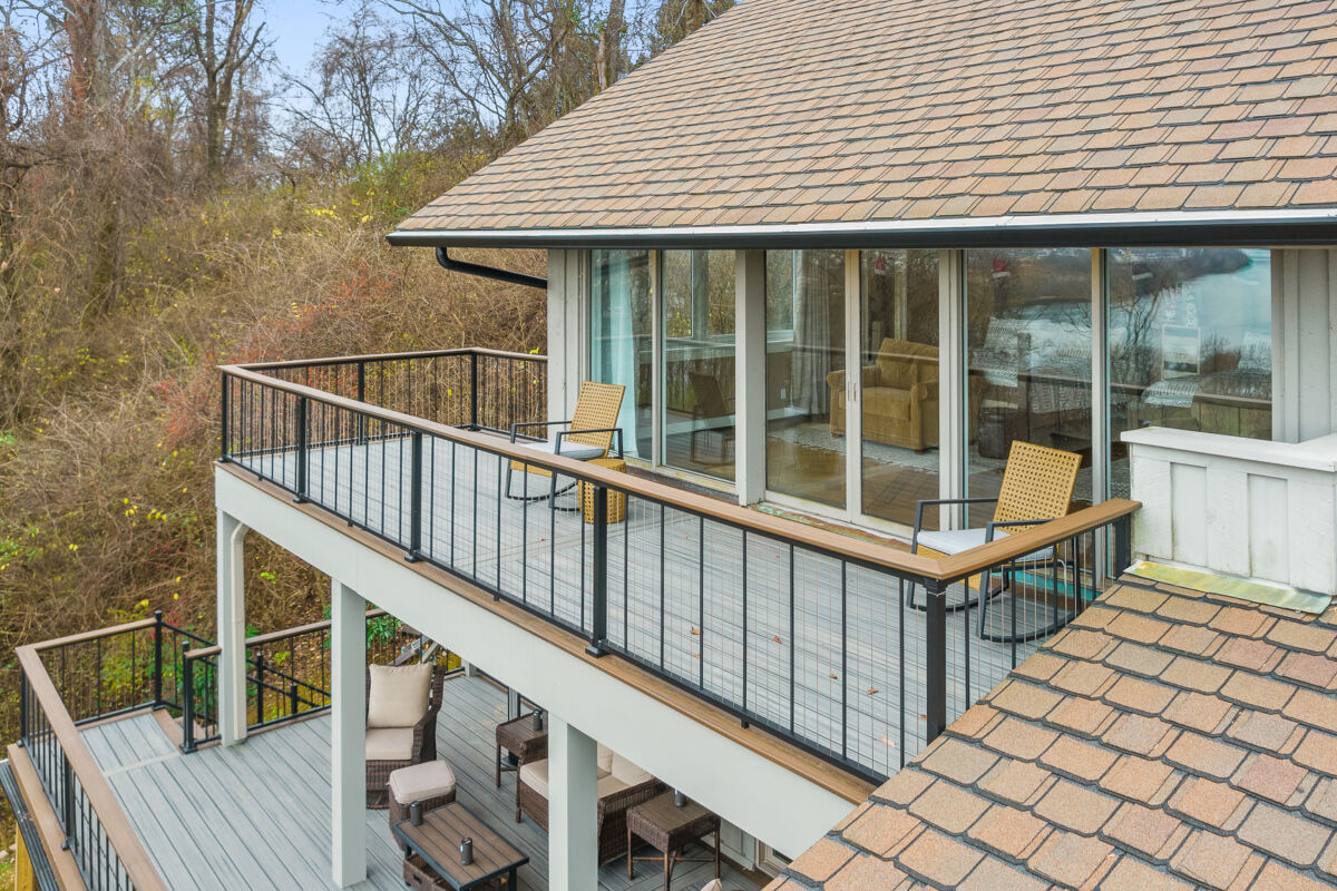 Westbury Aluminum Deck Drink Rail | Digger Specialties, Inc.