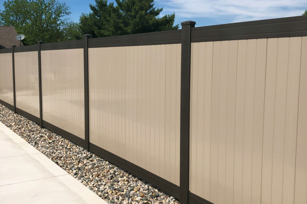 Quality Designer Privacy Fencing | Digger Specialties, Inc.