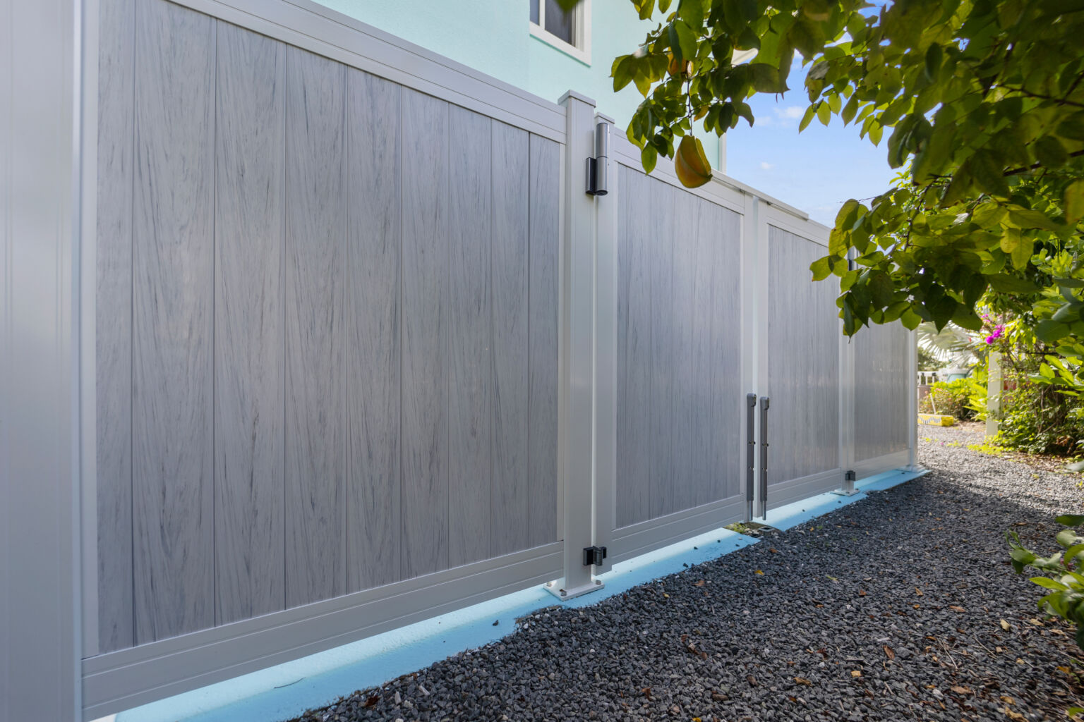 Quality Designer Privacy Fencing | Digger Specialties, Inc.