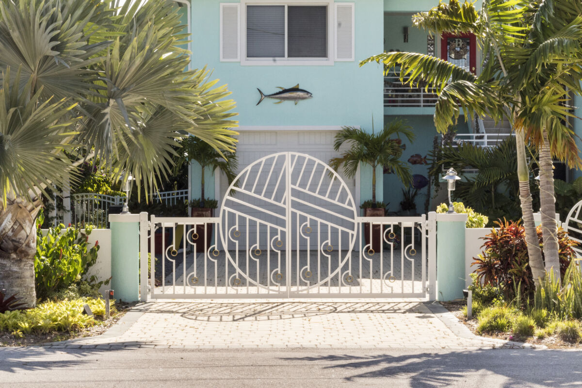 Aluminum Gate Solutions by Digger