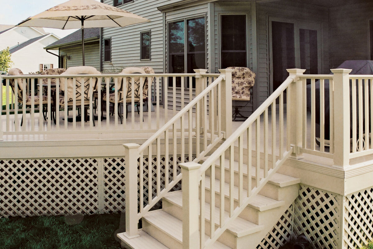 Raven Vinyl Deck Railing | Digger Specialties, Inc.