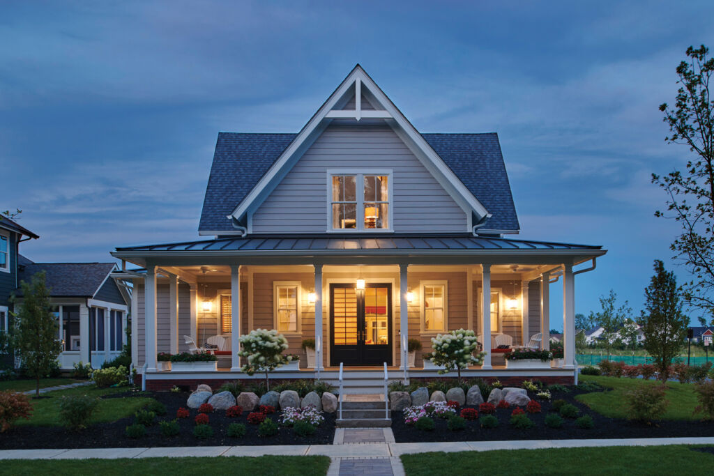 Aluminum Square Smooth Columns with Astragal | DSI