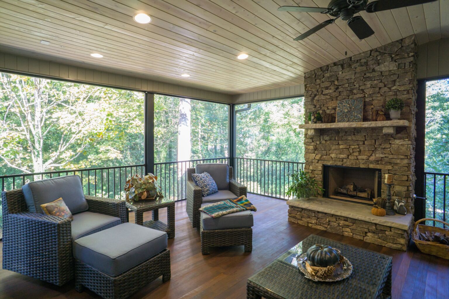 Screen Enclosure Systems | Westbury ScreenRail by DSI