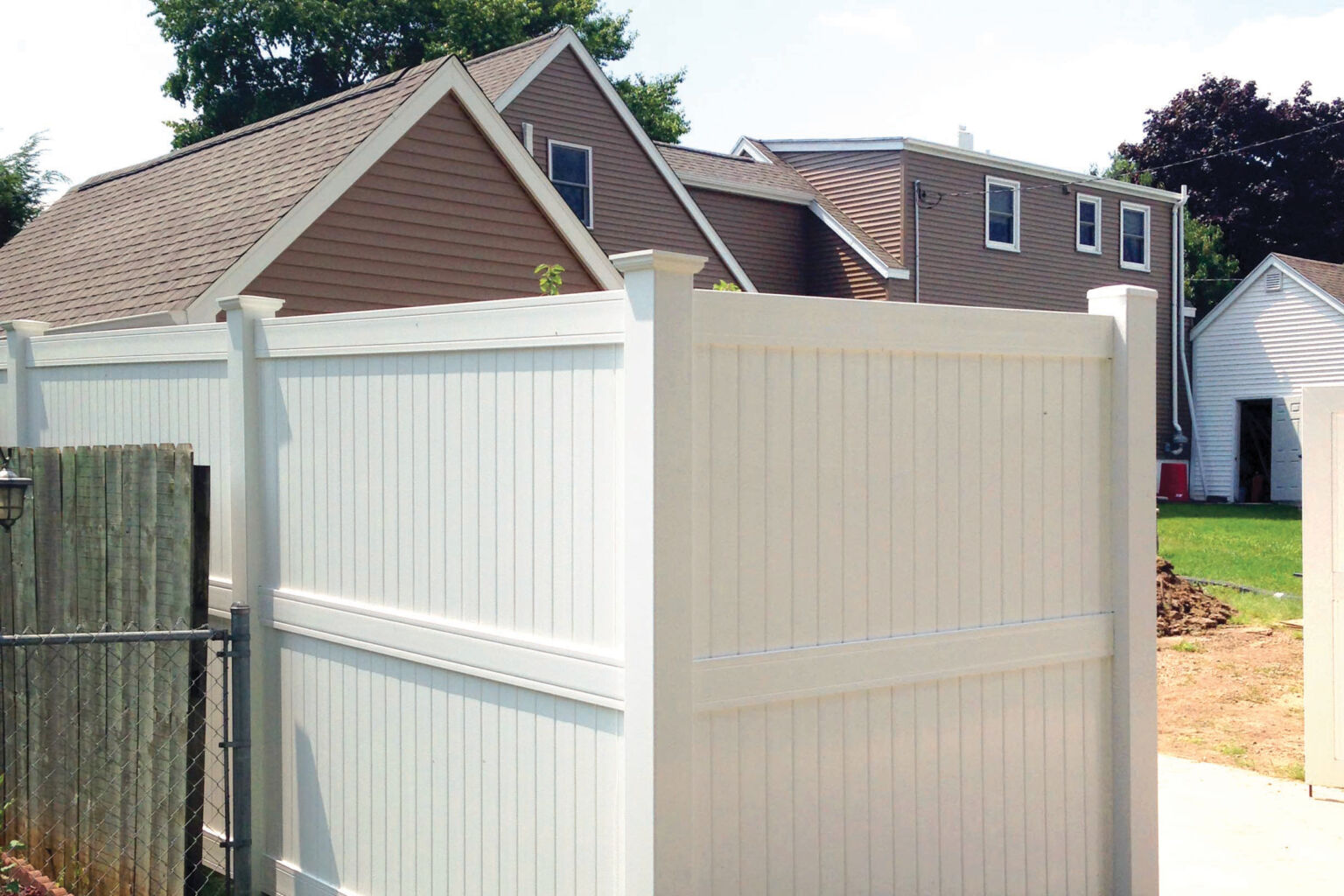 Superior Vinyl Privacy Fencing | Digger Specialties, Inc.