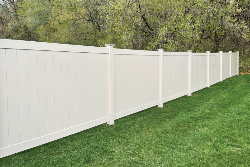 Tri-Max II Vinyl Privacy Fence | Digger Specialties